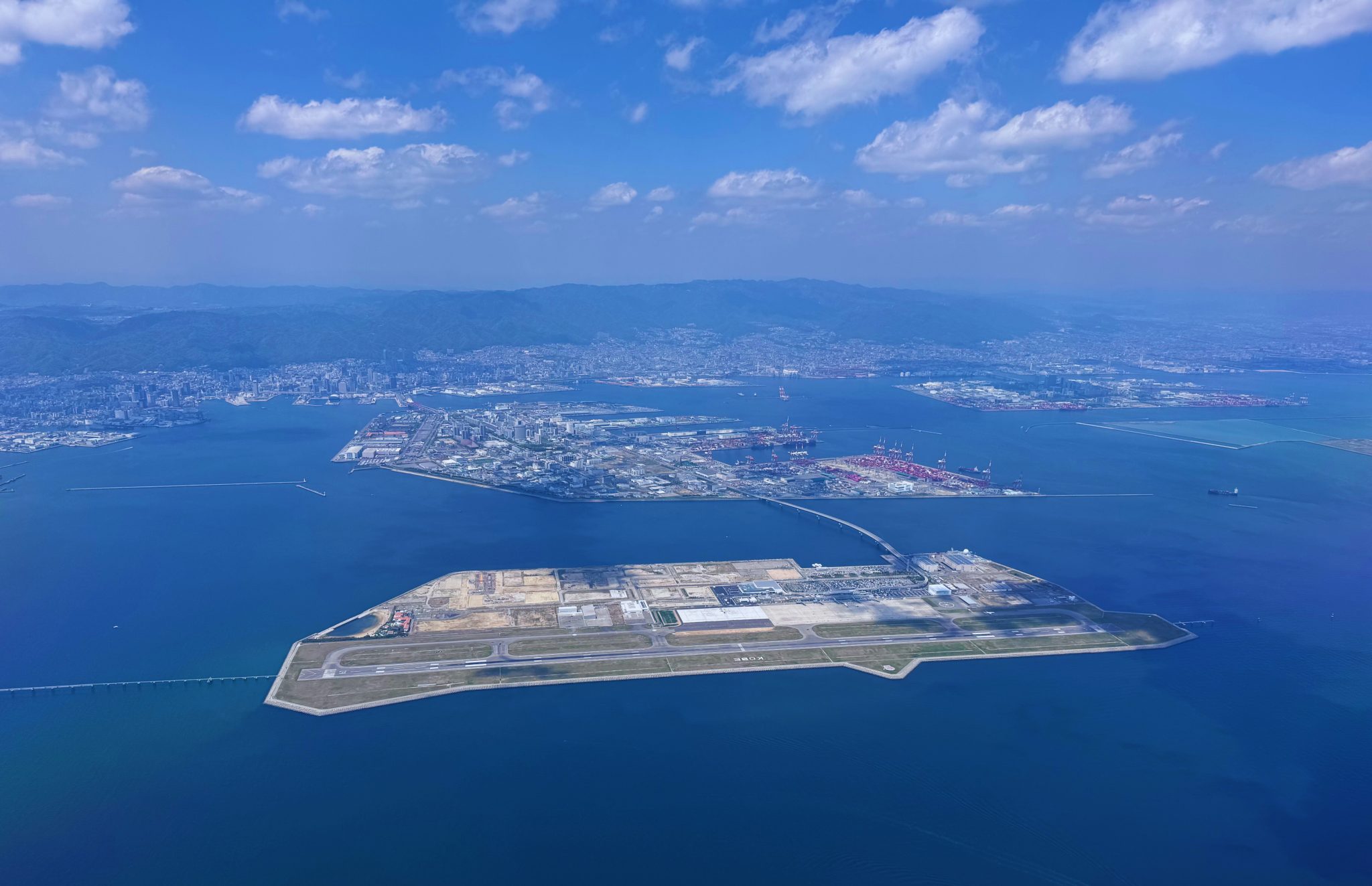 【神戸空港からのアクセス完全ガイド】目的地別に最適ルートをご案内！